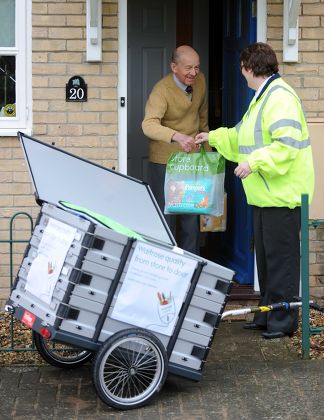 Waitrose Assistant Delivery Woman Angela Tooke Editorial Stock Photo ...