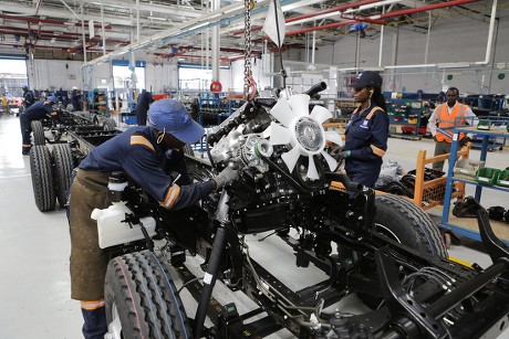 39 General motors truck assembly line Stock Pictures, Editorial Images ...