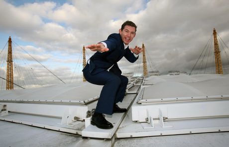 Lee Evans Scales Roof O2 Arena Editorial Stock Photo - Stock Image ...