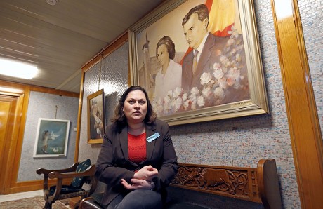 Museum Guide Woman Gives Explanations On Editorial Stock Photo - Stock ...