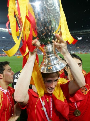 Fernando Torres Spain European Championship Trophy Editorial Stock ...