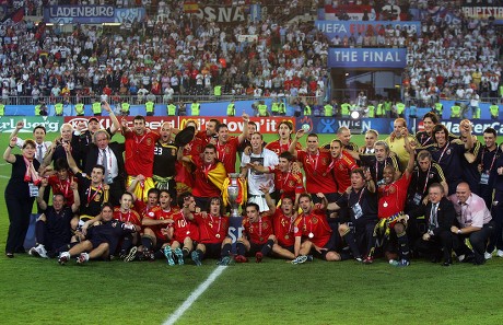 Spain Celebrate European Championship Trophy Editorial Stock Photo ...