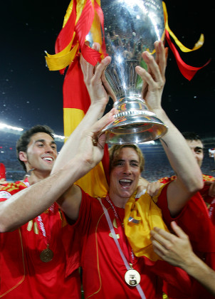 Fernando Torres Spain European Championship Trophy Editorial Stock ...