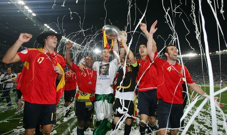 Spain Celebrate Fulltime European Championship Trophy Editorial Stock ...