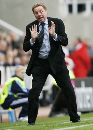 Portsmouth Manager Harry Redknapp Issues Instructions Editorial Stock ...