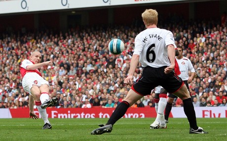 Philippe Senderos Arsenal Scores Second Goal Editorial Stock Photo ...