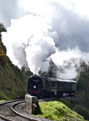 fotos de Strictly Bullied Steam Engines Arrive Swanage Foto stock ...