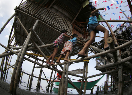Filipino Children Maneuver On Bamboo Poles Editorial Stock Photo ...