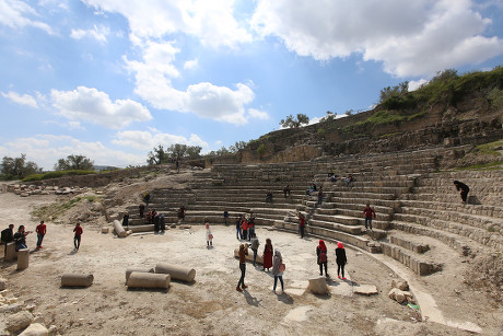 Palestinians Visit Archaeological Site Palestinian Village Editorial ...
