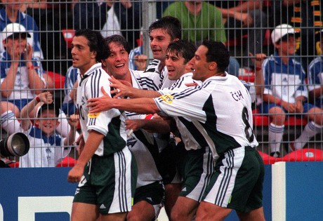 Zlatko Zahovic Celebrates Scoring Slovenia Teammates Editorial Stock ...