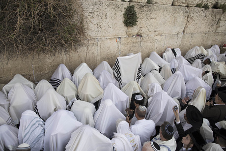 Ultraorthodox Jews Cover Their Heads Prayer Editorial Stock Photo ...