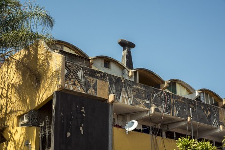 __COUNT__ Smiling Lion building by architect Pancho Guedes, Maputo ...