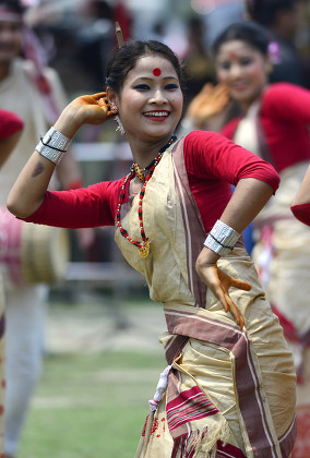 Assamese Girls Perform Bihu On Occasion Editorial Stock Photo - Stock ...
