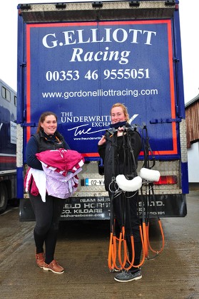 Gordon Elliott Stables Travelling Head Girls Editorial Stock Photo ...