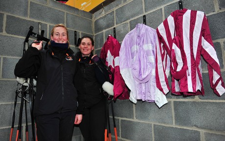 Gordon Elliott Stables Travelling Head Girls Editorial Stock Photo ...