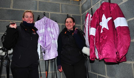 Gordon Elliott Stables Travelling Head Girls Editorial Stock Photo ...