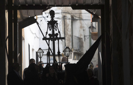 __COUNT__ imágenes de Good Friday procession, Madrid, Spain - 14 Apr ...