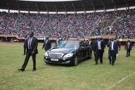 Security Aids Surround Zimbabwean President Robert Editorial Stock ...