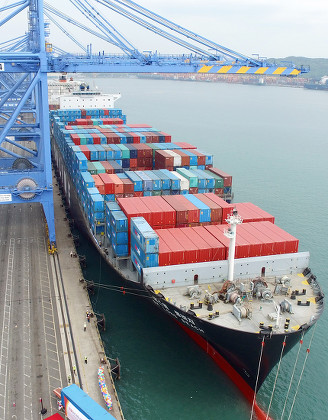 Fully Loaded Long Beach Container Vessel Editorial Stock Photo - Stock ...