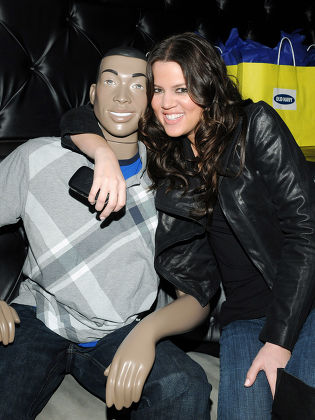 __COUNT__ imágenes de Kim and Khloe Kardashian and Maria Menounos Party ...