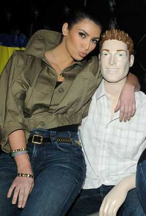 __COUNT__ Kim and Khloe Kardashian and Maria Menounos Party with the ...