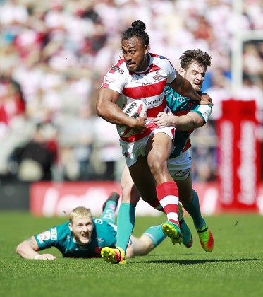 Leighs Atelea Vea Tackled By Hulls Editorial Stock Photo - Stock Image ...