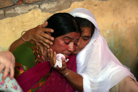 __COUNT__ imágenes de Killed Indian troopers cremation at village ...