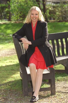 250 Sally thomsett Stock Pictures, Editorial Images and Stock Photos ...