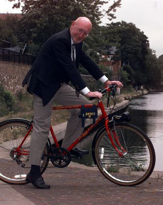 96 Sir clive sinclair Stock Pictures, Editorial Images and Stock Photos ...