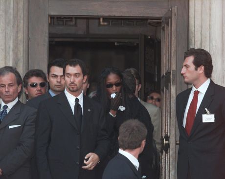 Gianni Versace Memorial Service Milan Model Editorial Stock Photo ...