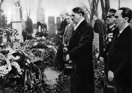 Adolf Hitler Greeting Berchtesgaden Sa During Editorial Stock Photo ...