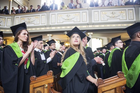 Regents University Londongraduation Ceremony Students Graduate ...