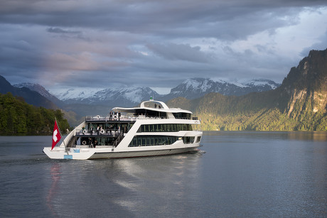 84 Lake cruiser Stock Pictures, Editorial Images and Stock Photos ...