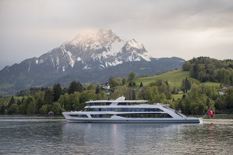 84 Lake cruiser Stock Pictures, Editorial Images and Stock Photos ...