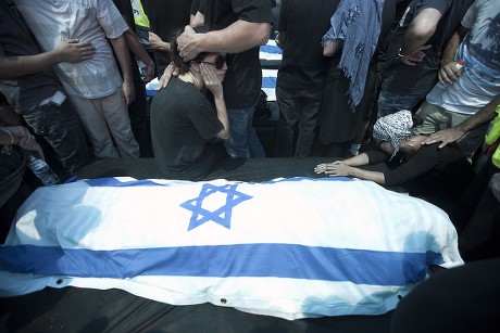 Family Members Mourn During Funeral Moshe Editorial Stock Photo - Stock ...