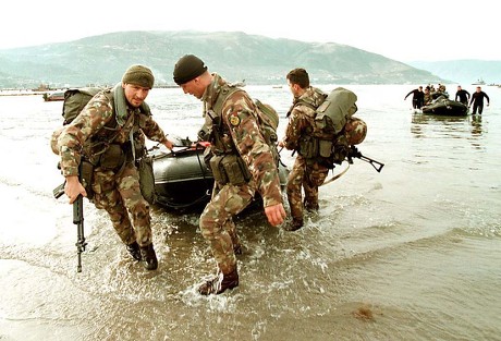 Italian Soldiers Pull Their Rubber Dinghy Editorial Stock Photo - Stock ...