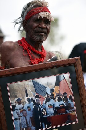 Reggie Uluru Holds Frames Photograph Himself Editorial Stock Photo ...