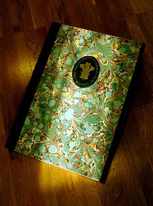 The Highgrove Florilegium Book featuring plants grown in the garden of ...
