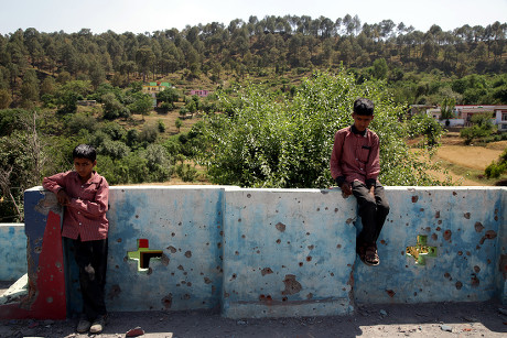 Indian Children Near Pockmarked Wall Building Editorial Stock Photo ...