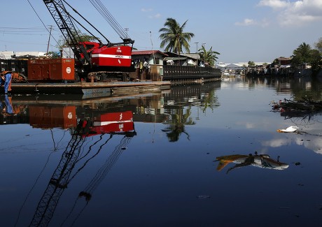 Crane Sits Next Dike Cebu Pacific Editorial Stock Photo - Stock Image ...
