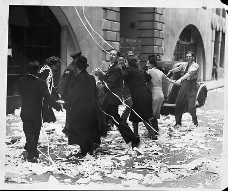 73 Wwii ww2 dancing Stock Pictures, Editorial Images and Stock Photos ...