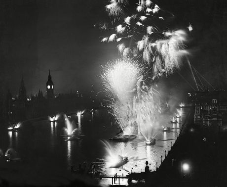 16 Wwii ww2 fireworks Stock Pictures, Editorial Images and Stock Photos ...