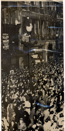 Crowds Piccadilly Celebrate Ending Second World Editorial Stock Photo ...