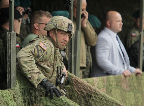 Commander Natos Multinational Battalion Us Lieutenant Editorial Stock ...