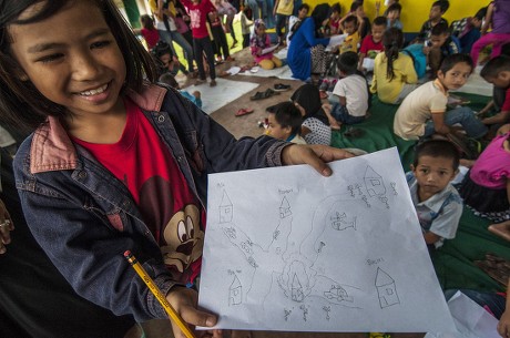 Displaced Filipino Child Shows His Drawing Editorial Stock Photo ...