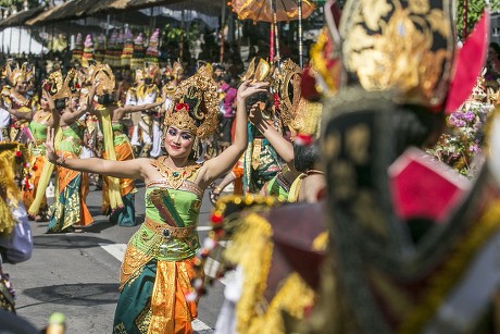 Bali Arts Festival Parade Editorial Stock Photo - Stock Image ...