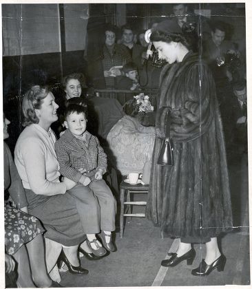 Queen Elizabeth Ii Visits Erith Rest Editorial Stock Photo - Stock ...