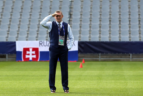 England Under21 Manager Aidy Boothroyd Inspect Editorial Stock Photo ...