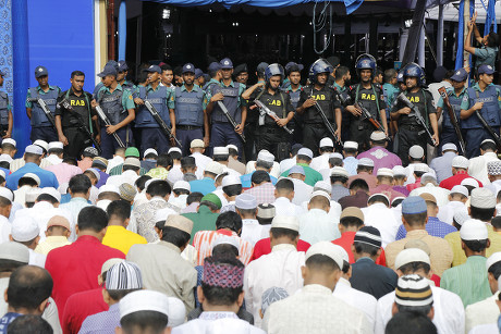 Eid al-Fitr celebrations in Dhaka, Bangladesh - 26 Jun 2017 Stock ...
