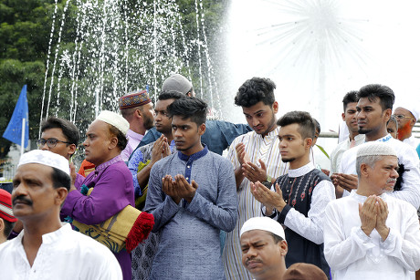 Eid al-Fitr celebrations in Dhaka, Bangladesh - 26 Jun 2017 Stock ...